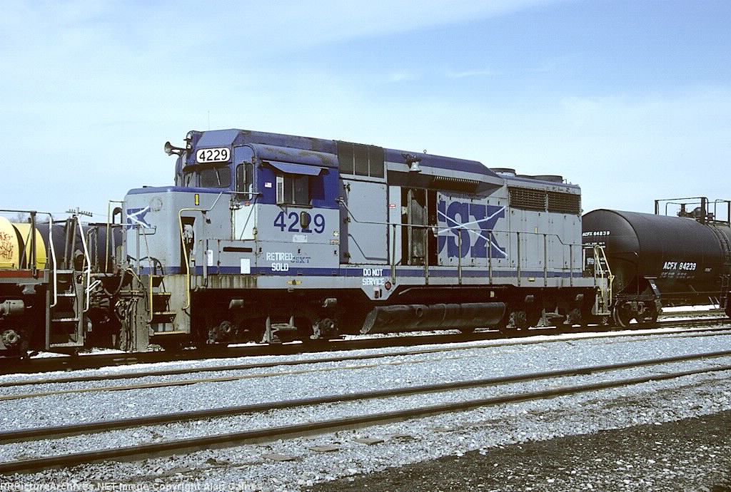 CSX GP30m 4229